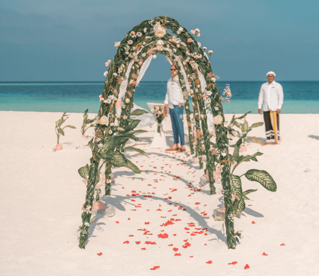Benjamin and Jennifer's Wedding at Constance Moofushi | Constance ...